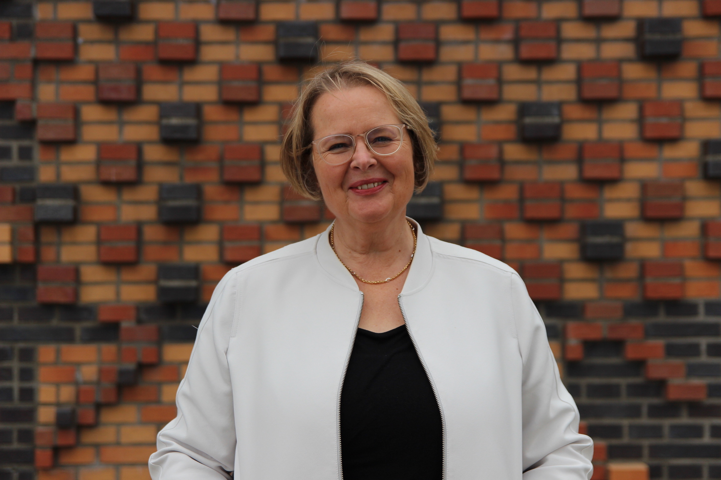 Karin Becker, Pianistin